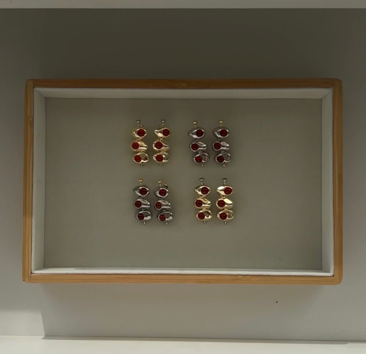 EARRINGS – Lankri's